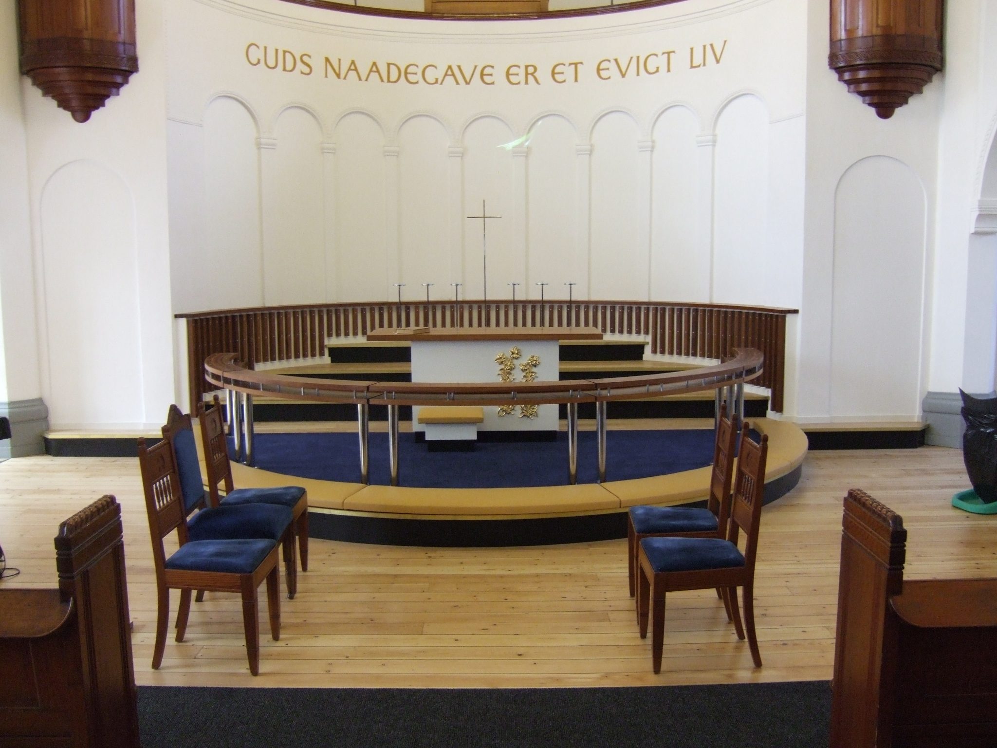 Jerusalemskirken ny alterring | Se projekt her | RJ Snedkeri