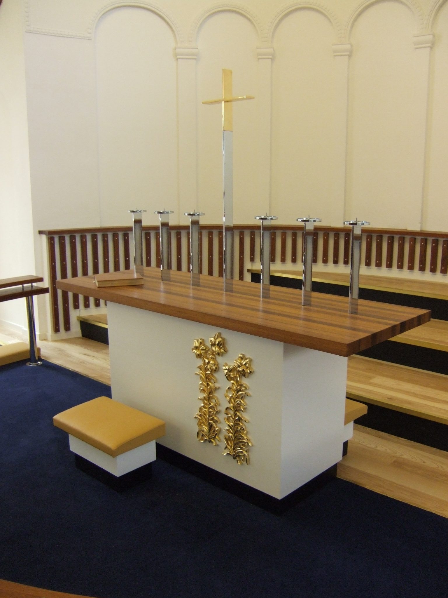 Jerusalemskirken ny alterring | Se projekt her | RJ Snedkeri