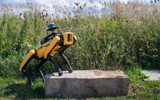 Four-legged robot traverses tricky terrains thanks to improved 3D ...