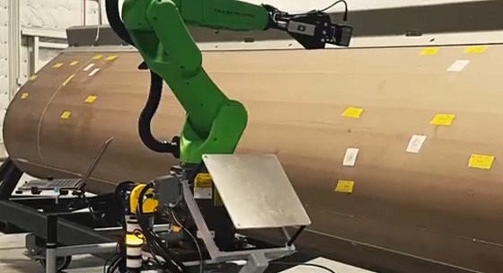 Video: U.S. Air Force collaborative mobile robot for maintenance depots ...