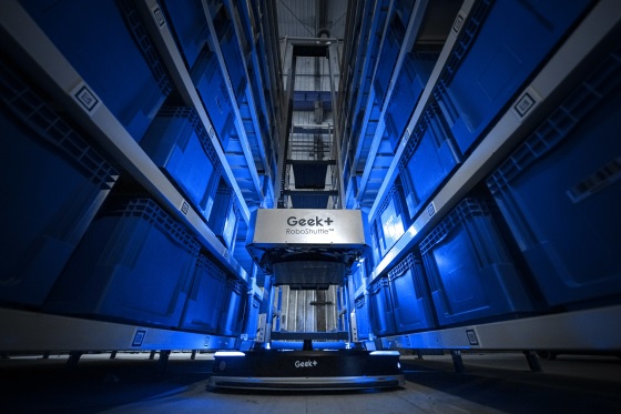 Geek+ upgrades Robot Management System for holiday season - Rockingrobots