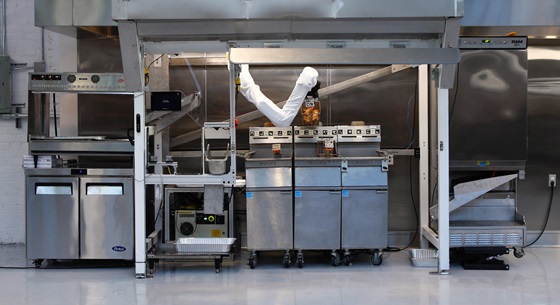 Autonomous Robot Restaurant Opens in Southern California - Rockingrobots