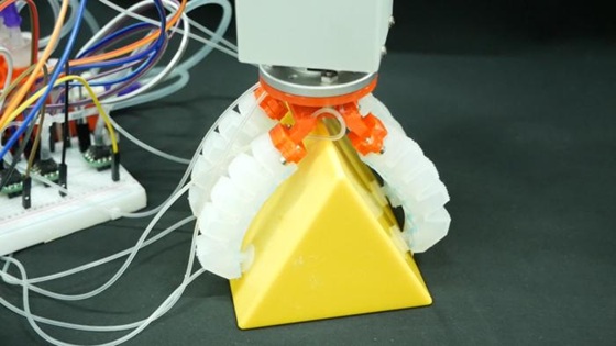 Octopus robot can adapt to its surroundings - Rockingrobots