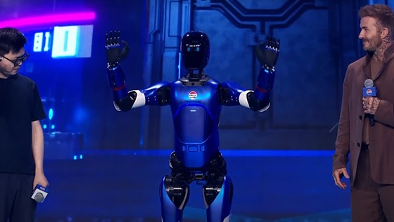 PepsiCo and AgiBot show branded humanoid robot Pepsi FIZZ BOT ...