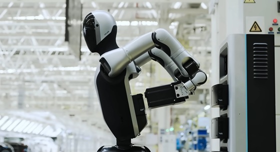 Humanoid Robot has Autonomous Battery Swapping - Rockingrobots