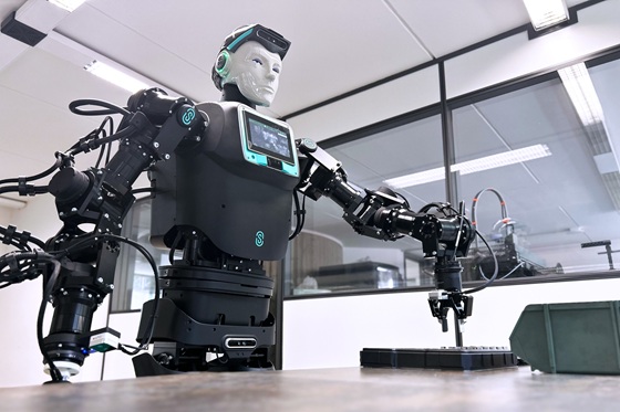 Humanoid robot to be deployed in global semiconductor plants ...