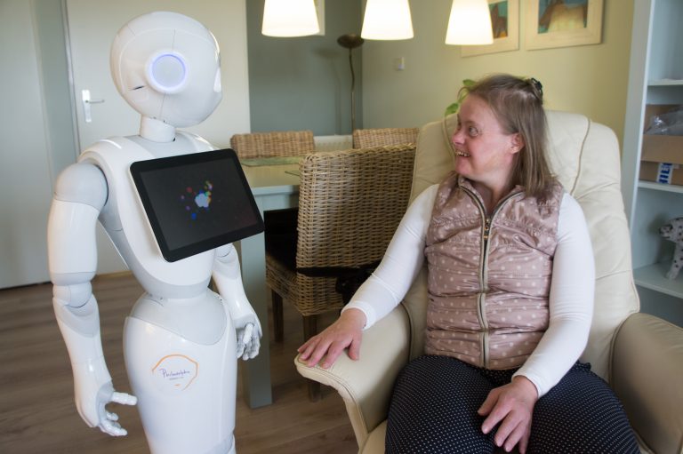 Wat kan robot Phi betekenen voor mensen met een verstandelijke ...