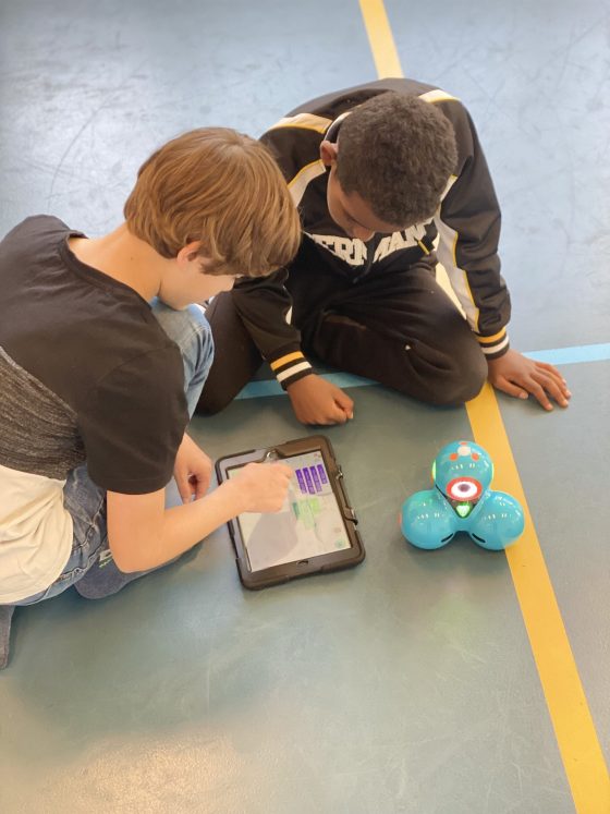RobotWise en TNO onderzoeken rol van robots bij het welzijn van ... RobotWise en TNO onderzoeken rol van robots bij het welzijn van ...