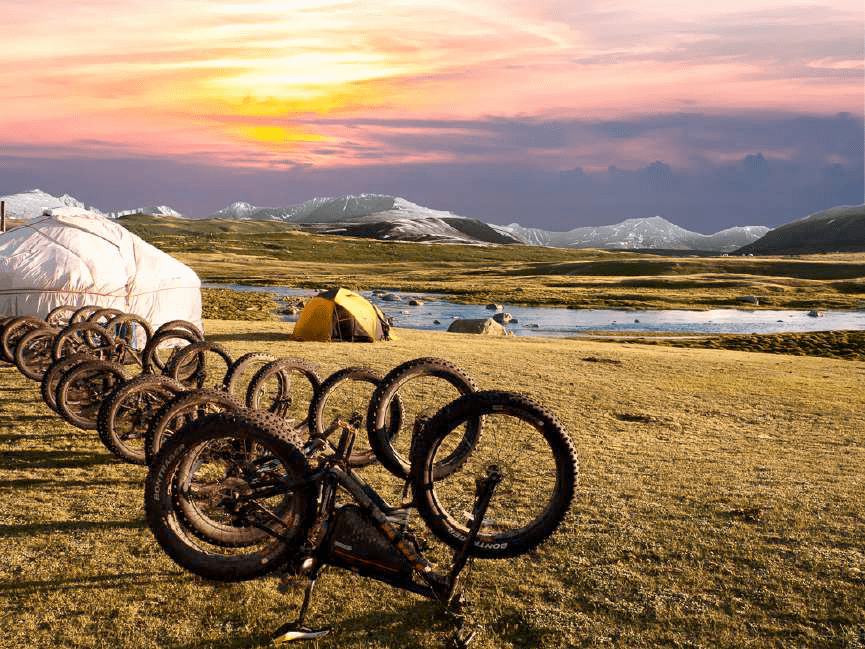 ¿Por qué Round Square Adventures? - Adventure Biking Holidays Mongolia
