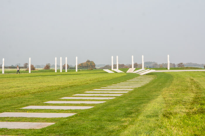 Jellingestenene - Læs på Rundt i Danmark om området ved Jelling