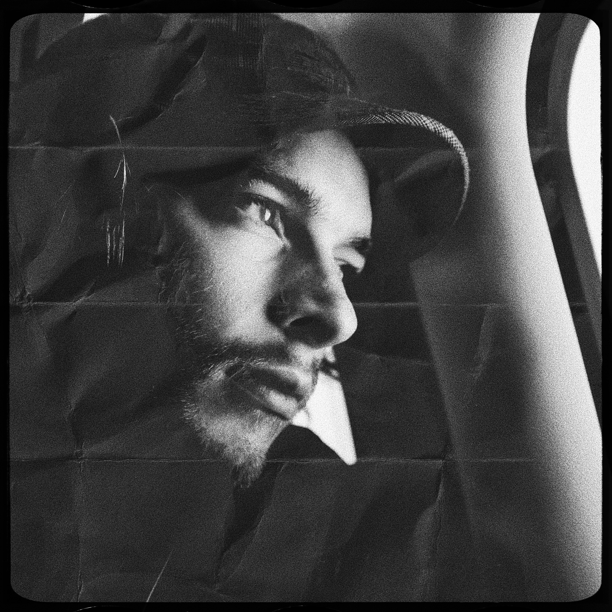 04 About – Simon Sticker