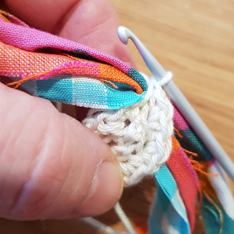 Virka en korg - Slöjd kommer lastad