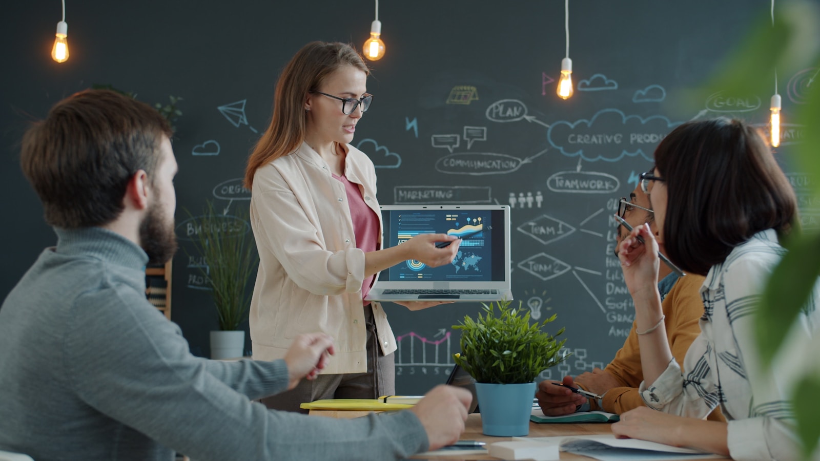 Employee Retention Tactics That Go Beyond Pay Raises - StarAvis