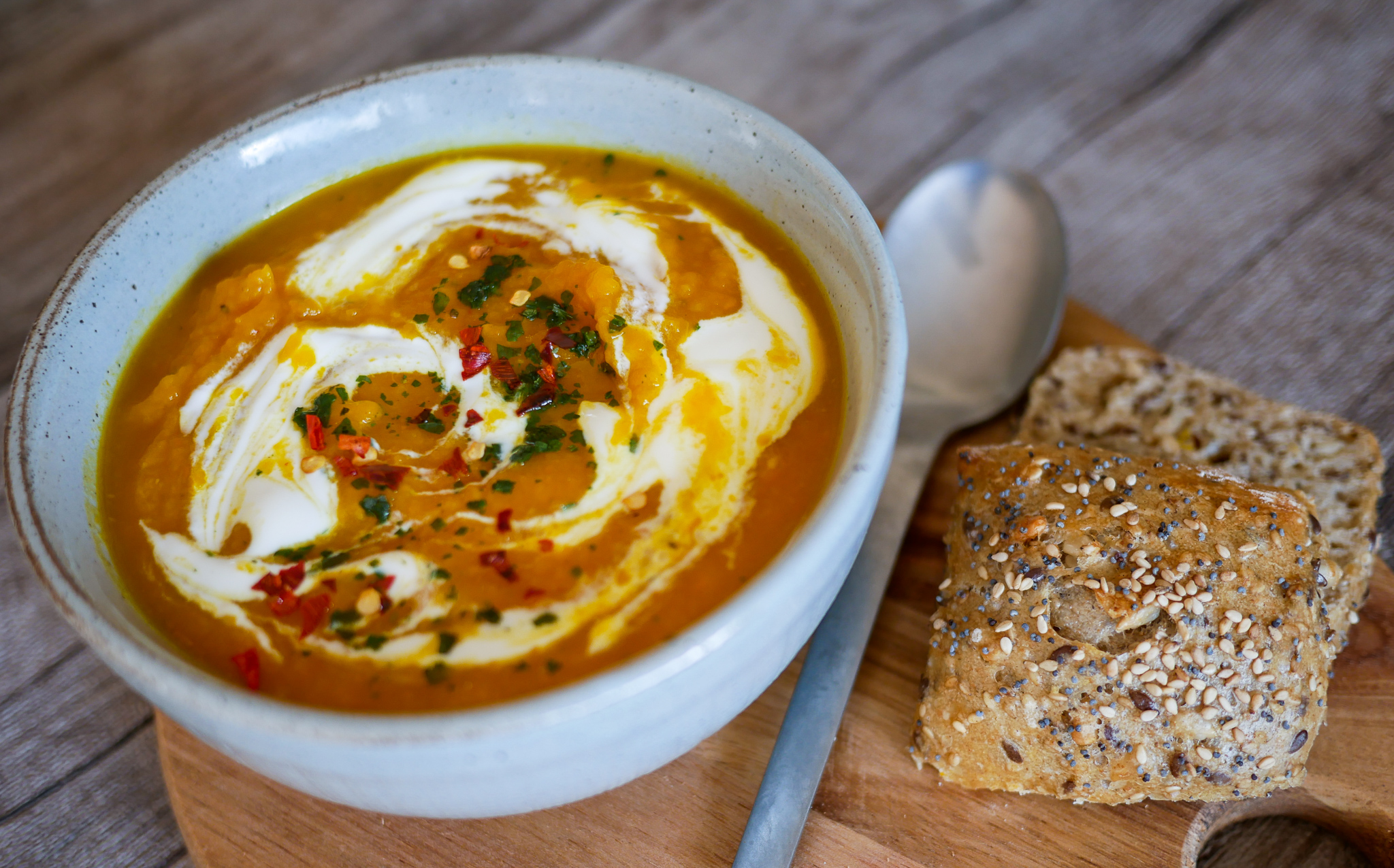 GULROT- OG SELLERIROTSUPPE - Stine Haslestad