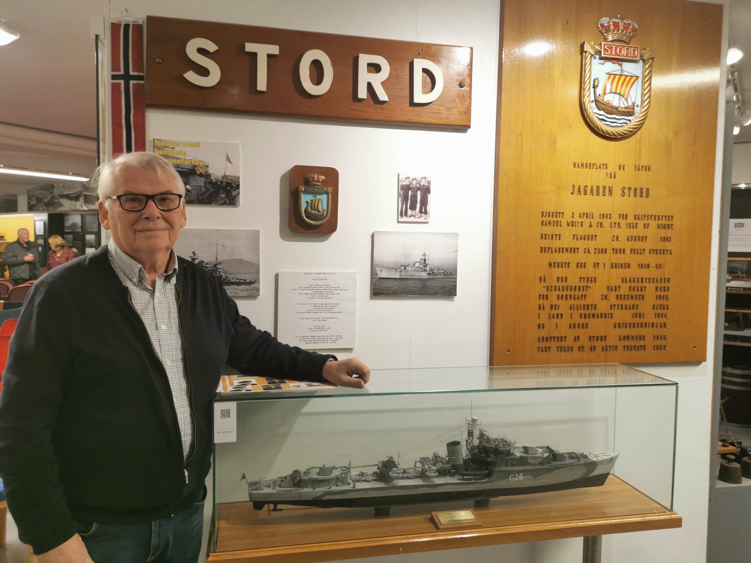 - Skulle gjerne hatt skipsklokka på «Stord-veggen» også - Stord Ront