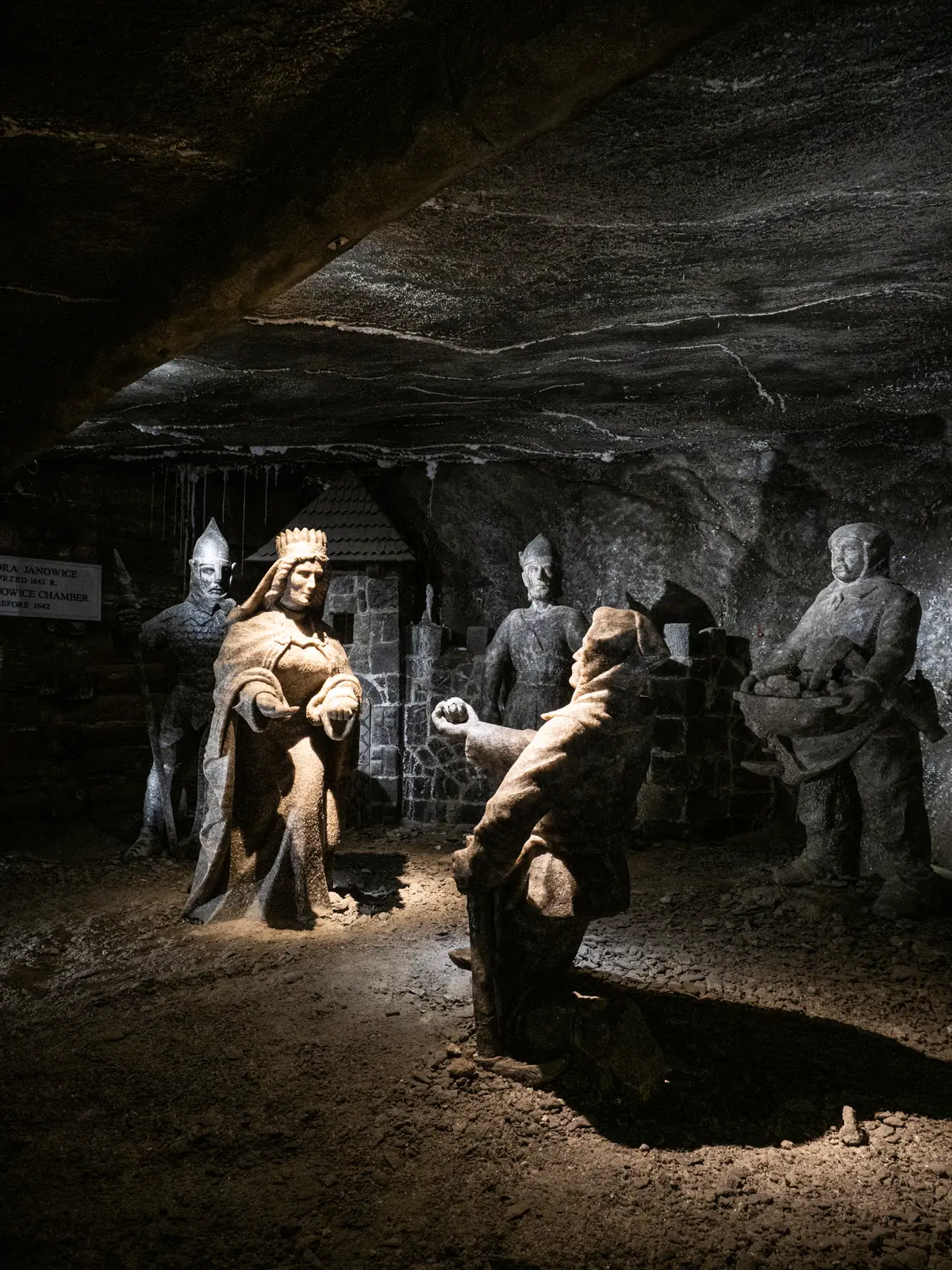 Visit Wieliczka Salt Mine from Krakow: Is it worth it? (2024)