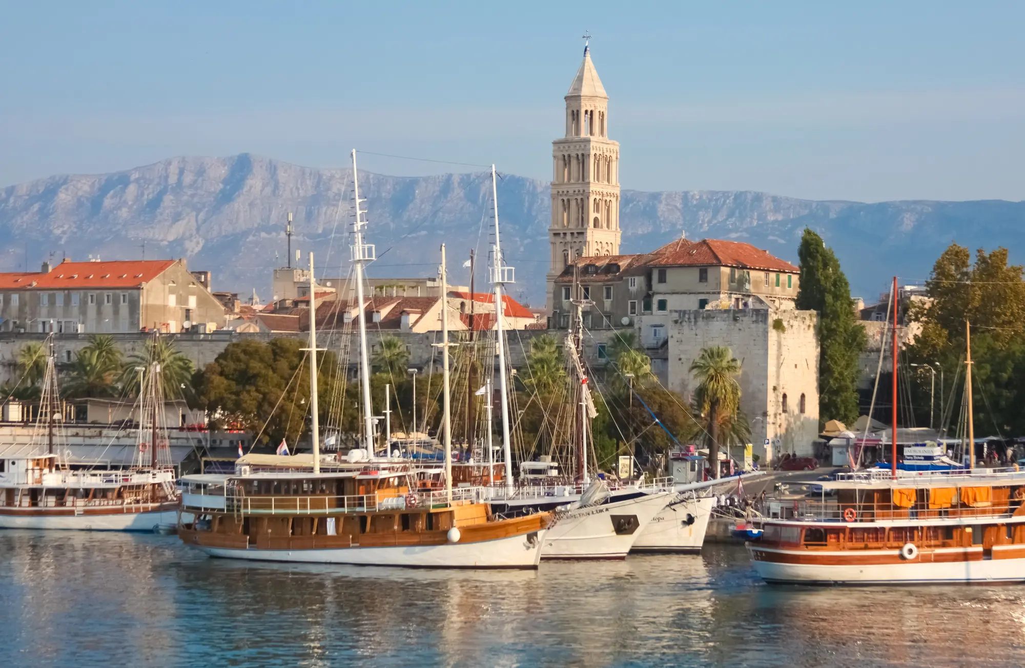 How to get from Split to Dubrovnik: 6 easy ways (2025)