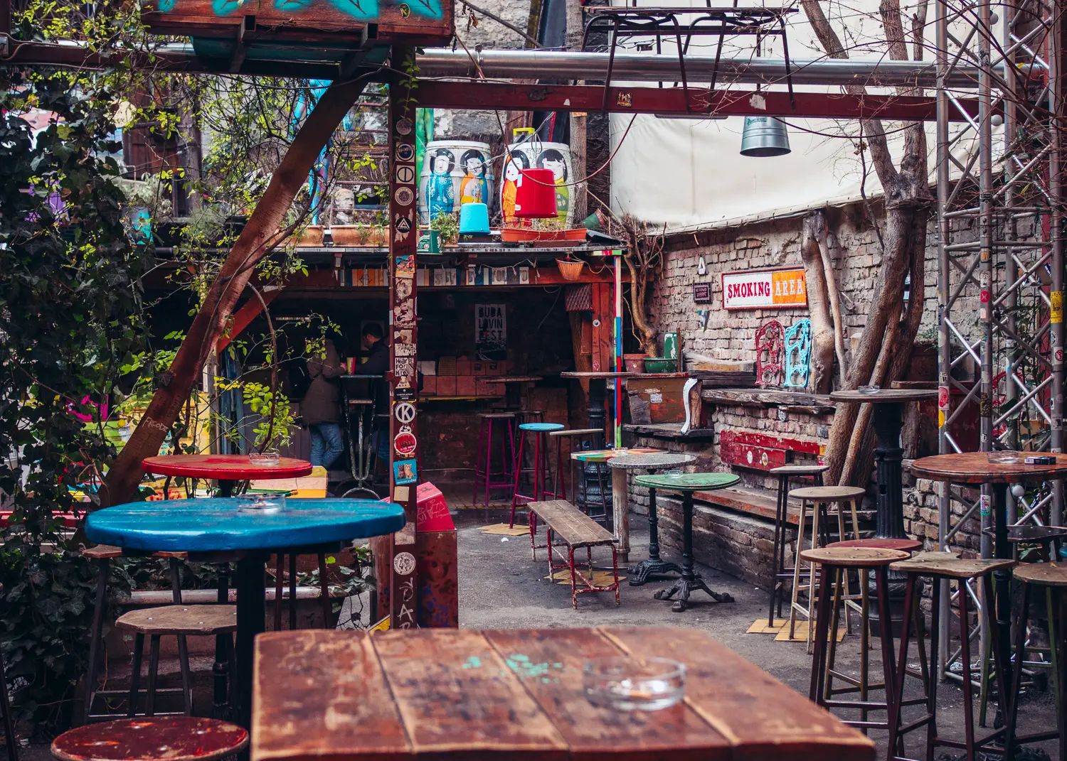 Szimpla Kert: Is Budapest's original ruin bar still worth it? (2025)