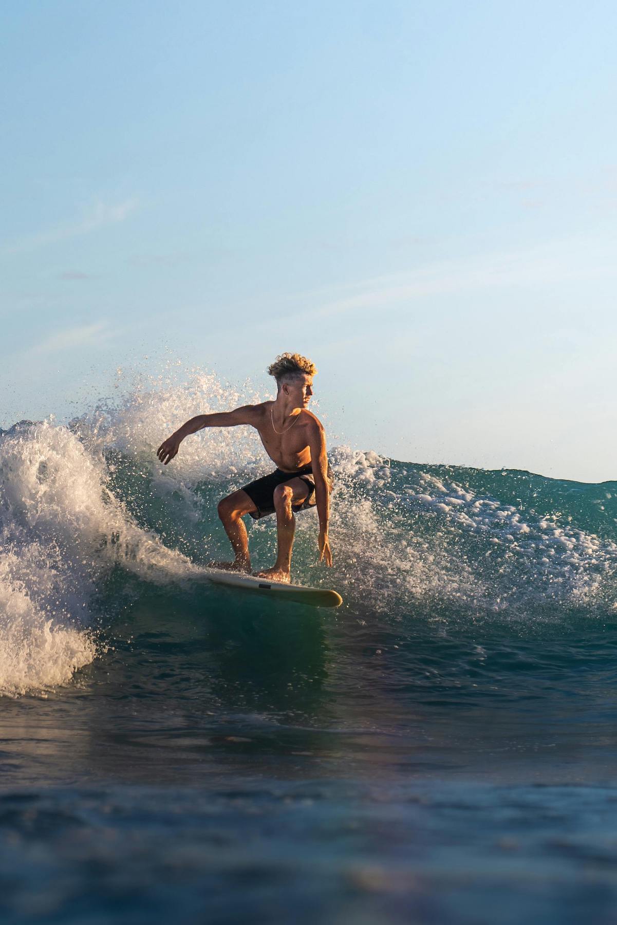 How to turn on a surfboard for beginners step-by-step