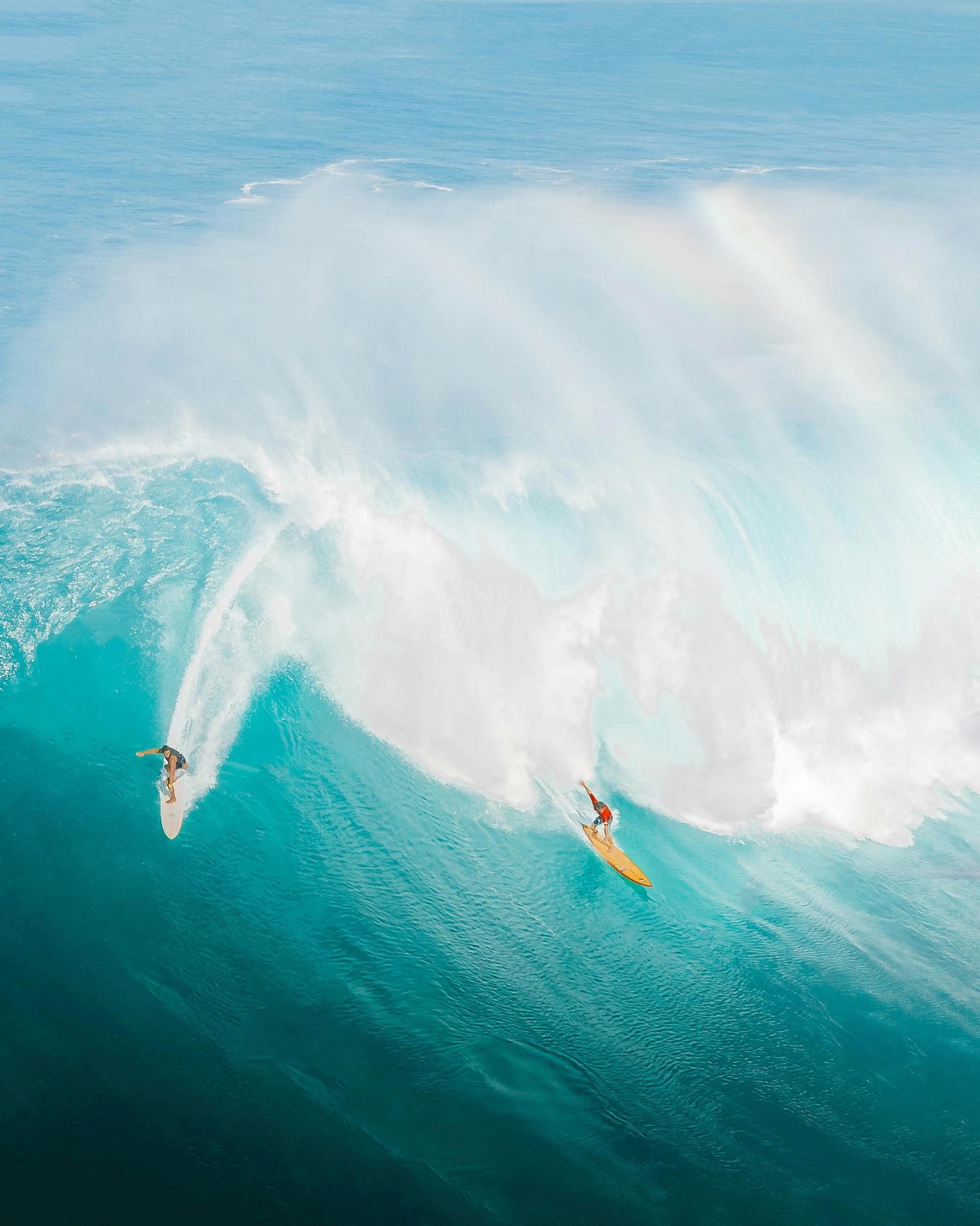 Big wave surfing and the largest waves in the world