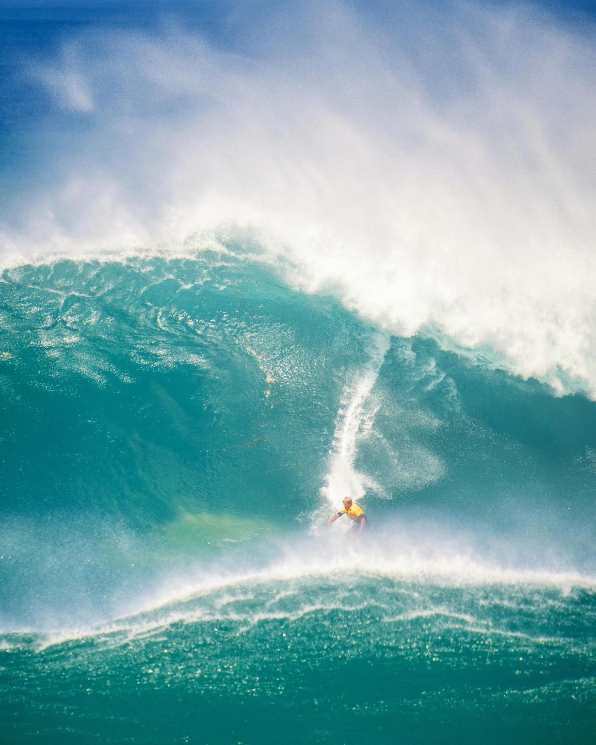 Big wave surfing and the largest waves in the world