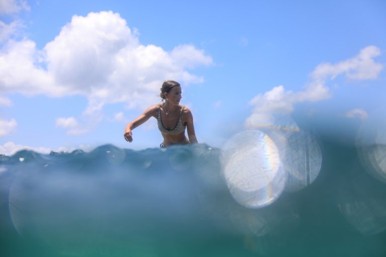 A complete guide to surfing for beginners - The Beginner Surfer