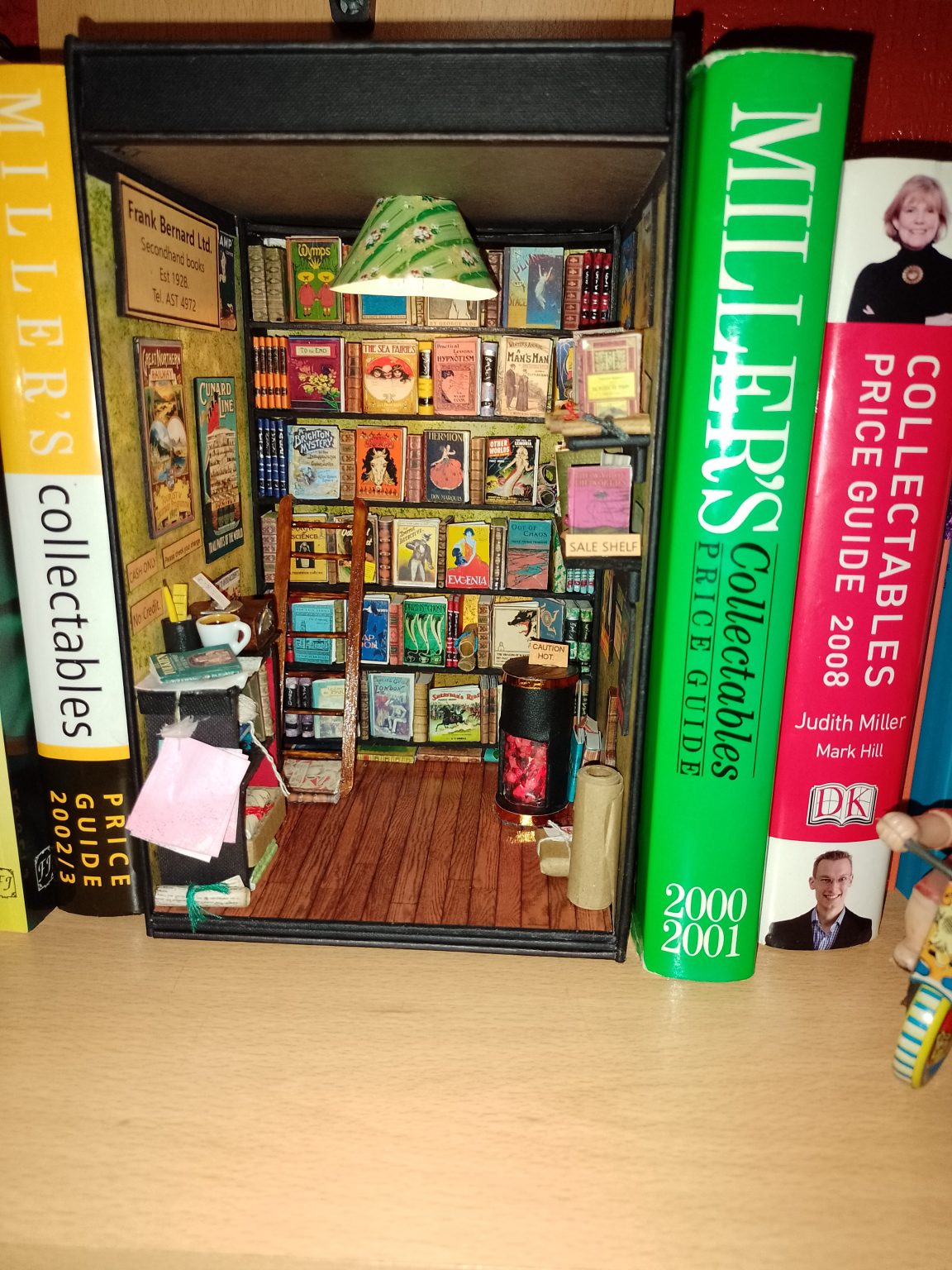 Miniature box room, secondhand book shop, Book nook library, Booknook ...
