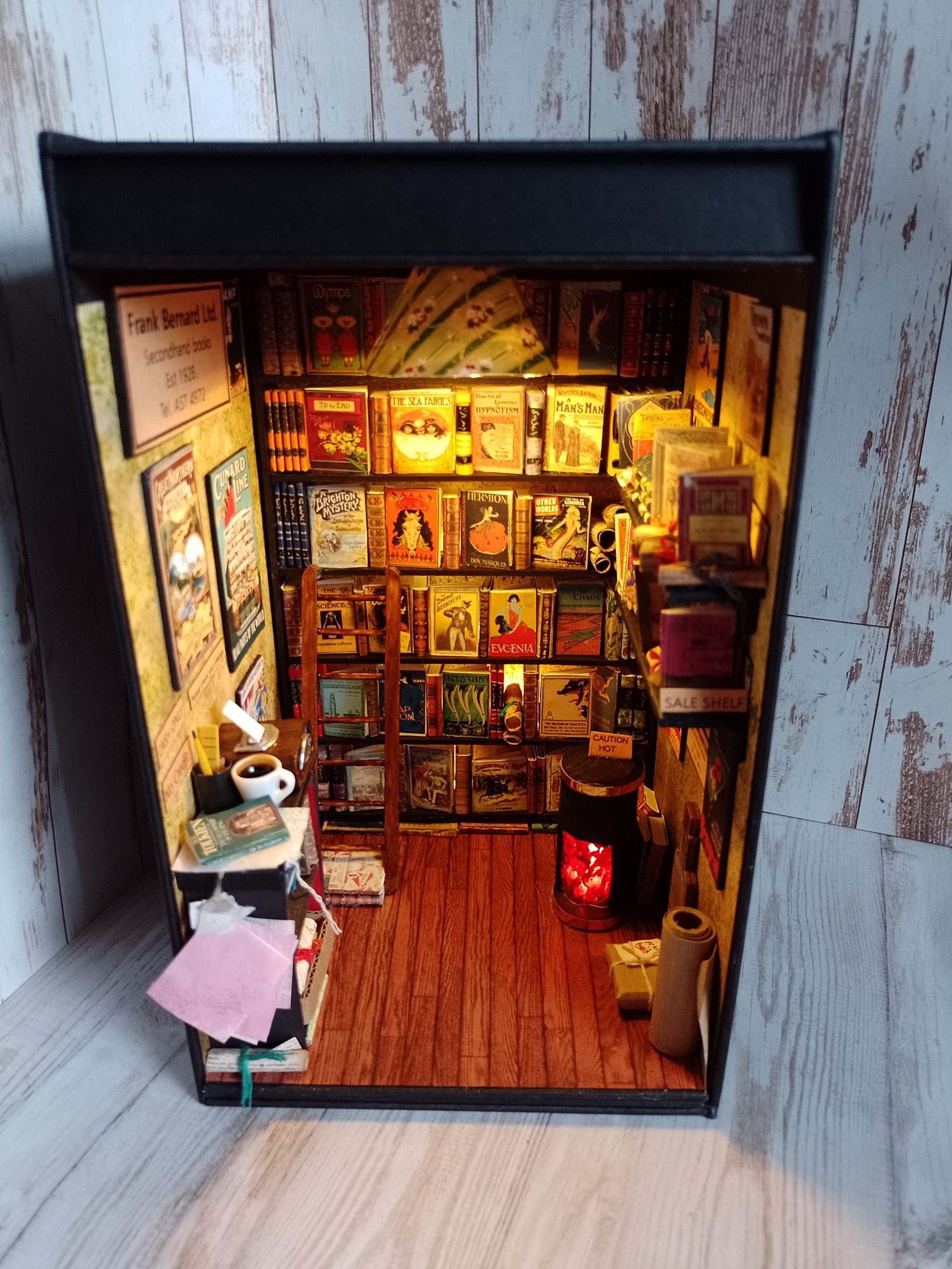 Miniature box room, secondhand book shop, Book nook library, Booknook ...