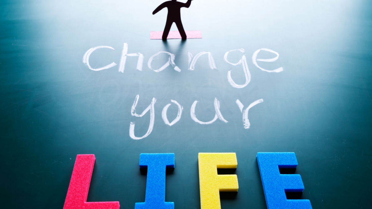 8 Powerful Steps To Change Your Life In The New Year - Tinuolasblog