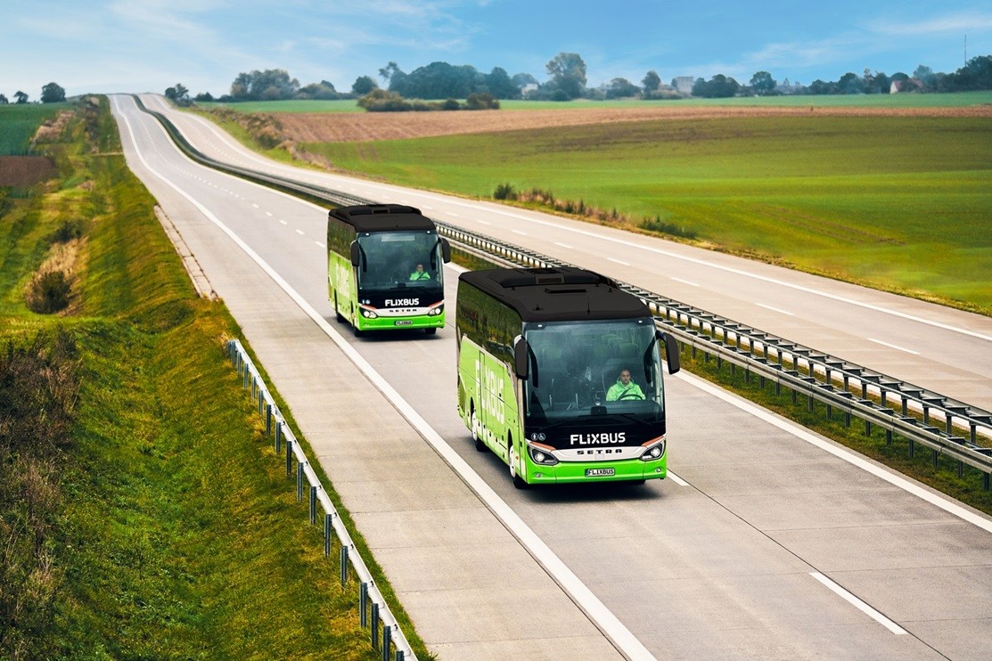 Danskere vrimler i bus til tronskifte - Trendsandtravel.dk Danskere vrimler i bus til tronskifte - Trendsandtravel.dk