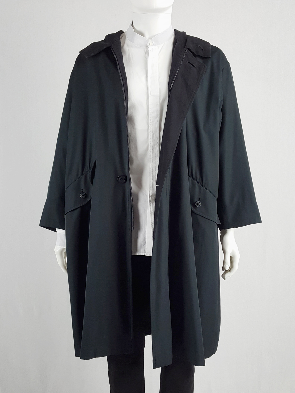 Issey Miyake Windcoat black oversized parka with zipped hood Issey Miyake Windcoat black oversized parka with zipped hood