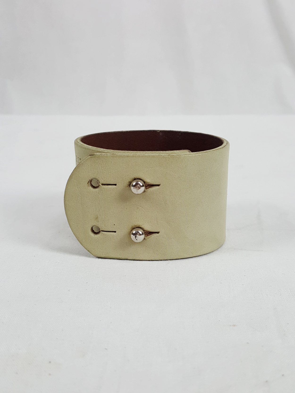 Maison Martin Margiela white leather bracelet with embossed Maison Martin Margiela white leather bracelet with embossed