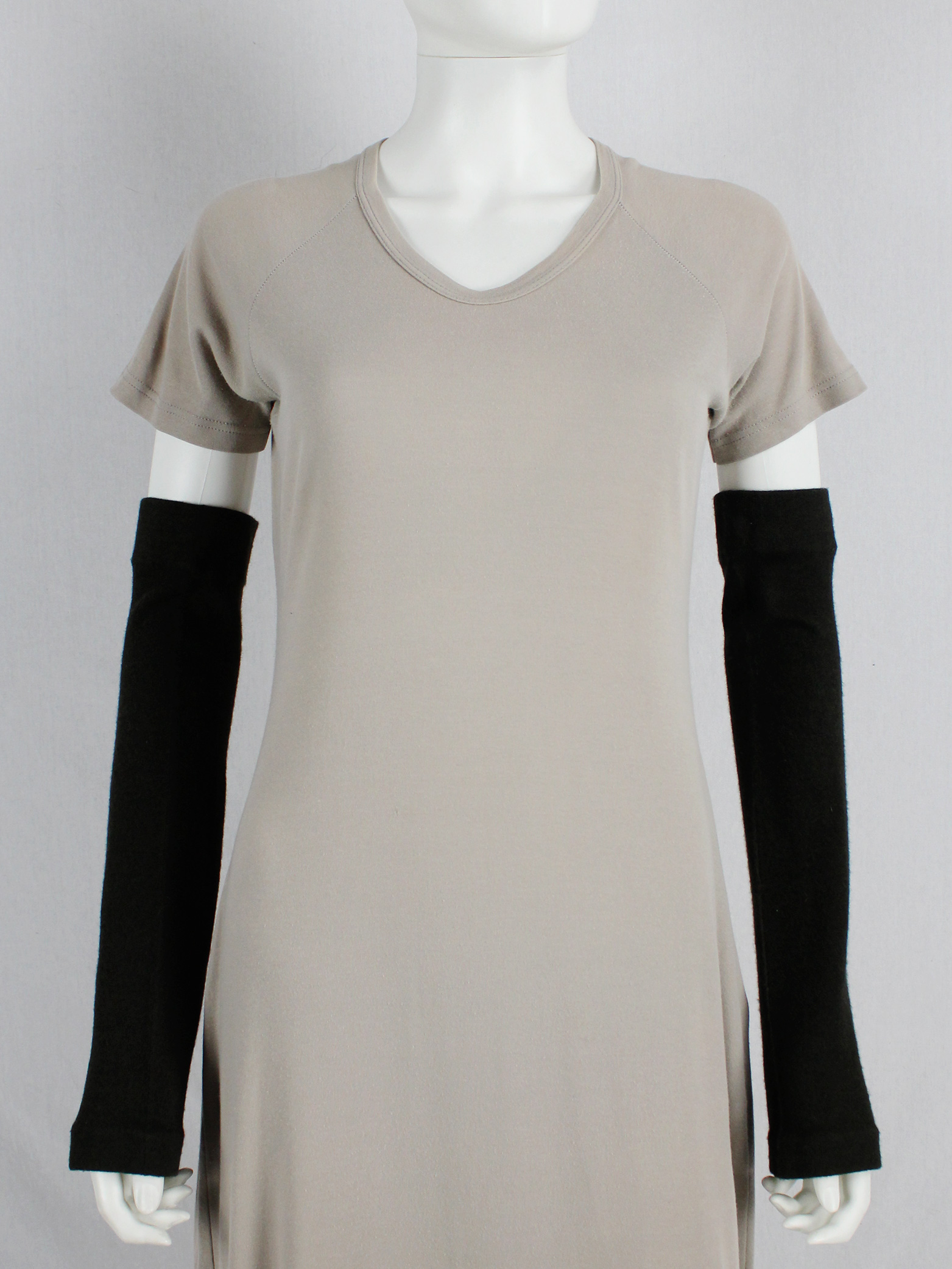 Maison Martin Margiela beige t-shirt dress with open seams Maison Martin Margiela beige t-shirt dress with open seams