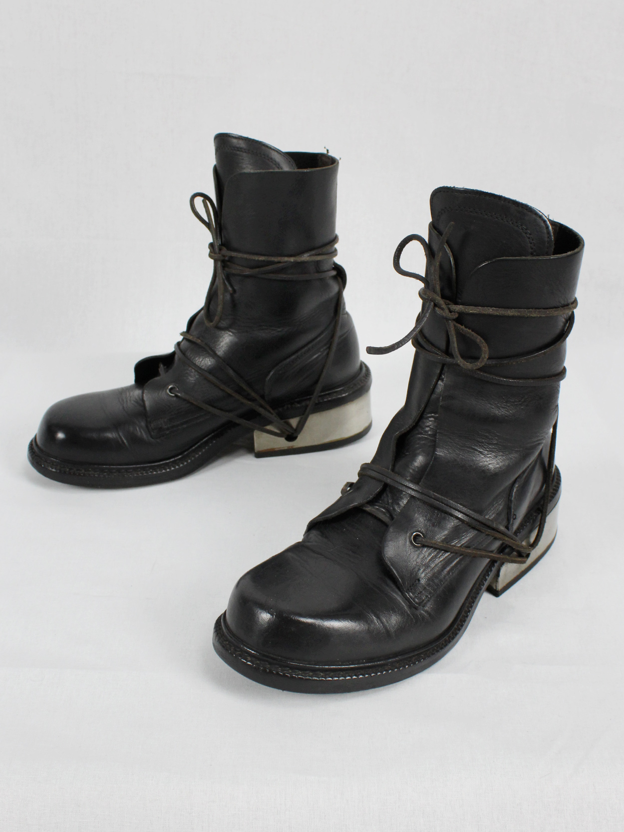 Dirk Bikkembergs black tall boots with laces through the Dirk Bikkembergs black tall boots with laces through the
