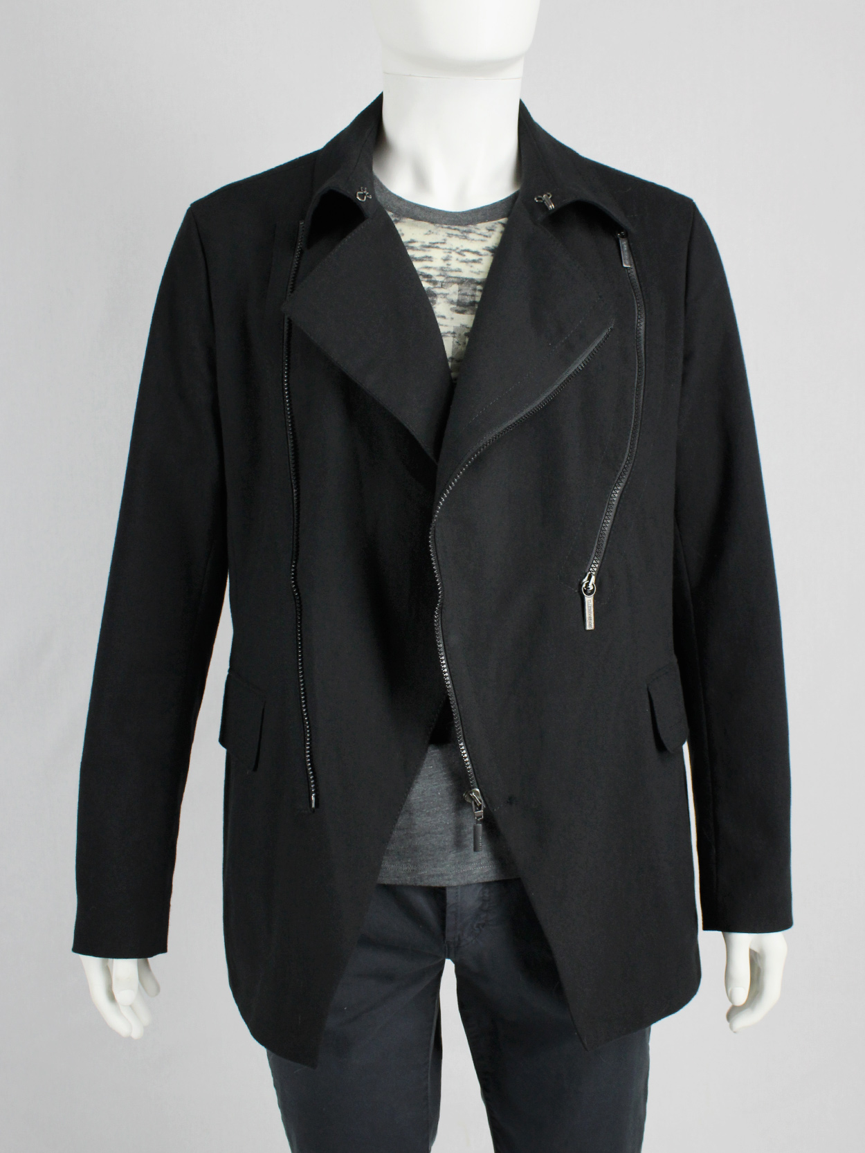 Dirk Bikkembergs dark blue coat with curved zippers — fall Dirk Bikkembergs dark blue coat with curved zippers — fall