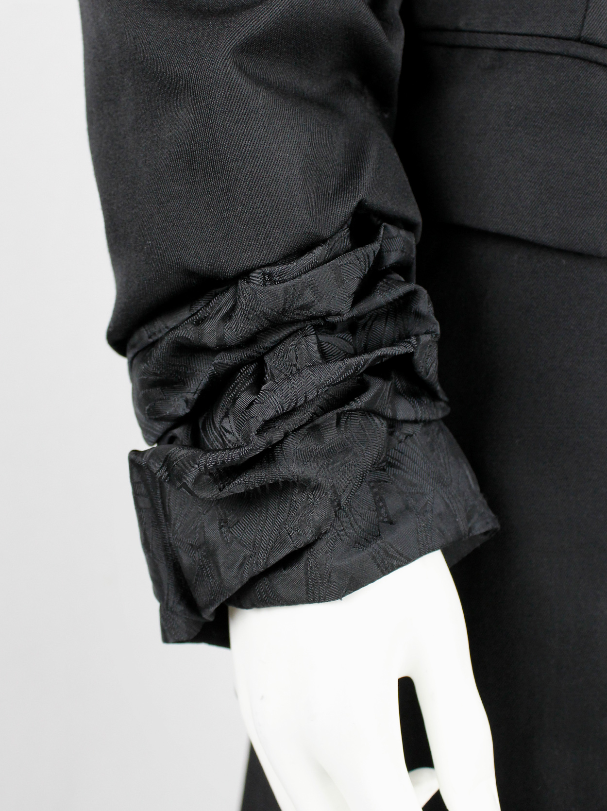 Comme des Garçons black blazer with scrunched lining coming Comme des Garçons black blazer with scrunched lining coming