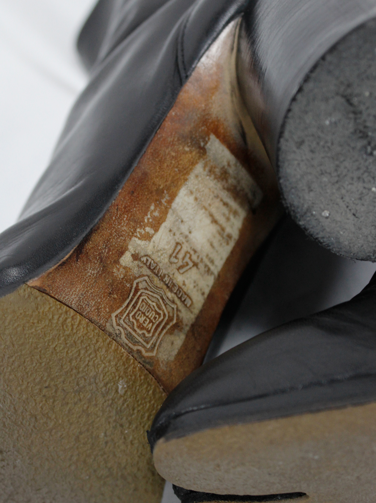 Maison Martin Margiela black tabi boots with cylinder heel Maison Martin Margiela black tabi boots with cylinder heel