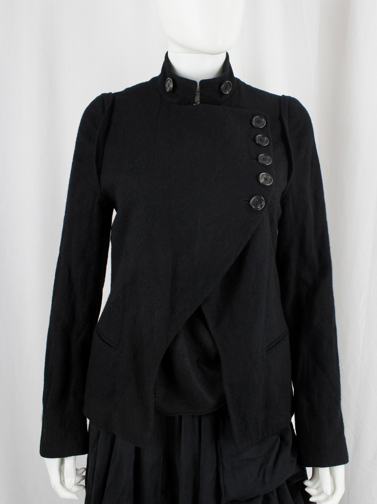 Ann Demeulemeester black jacket with asymmetric button Ann Demeulemeester black jacket with asymmetric button