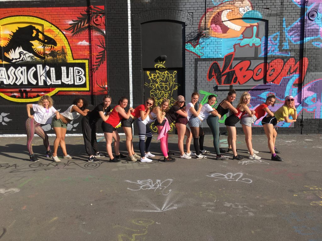 ONE DROP - Video mit unseren Kursteilnehmerinen - WATCH MI STEP