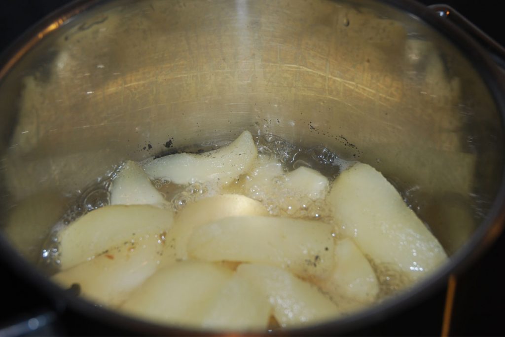 Poaching and sous-vide cooking in broth and fat - wilfriedscooking