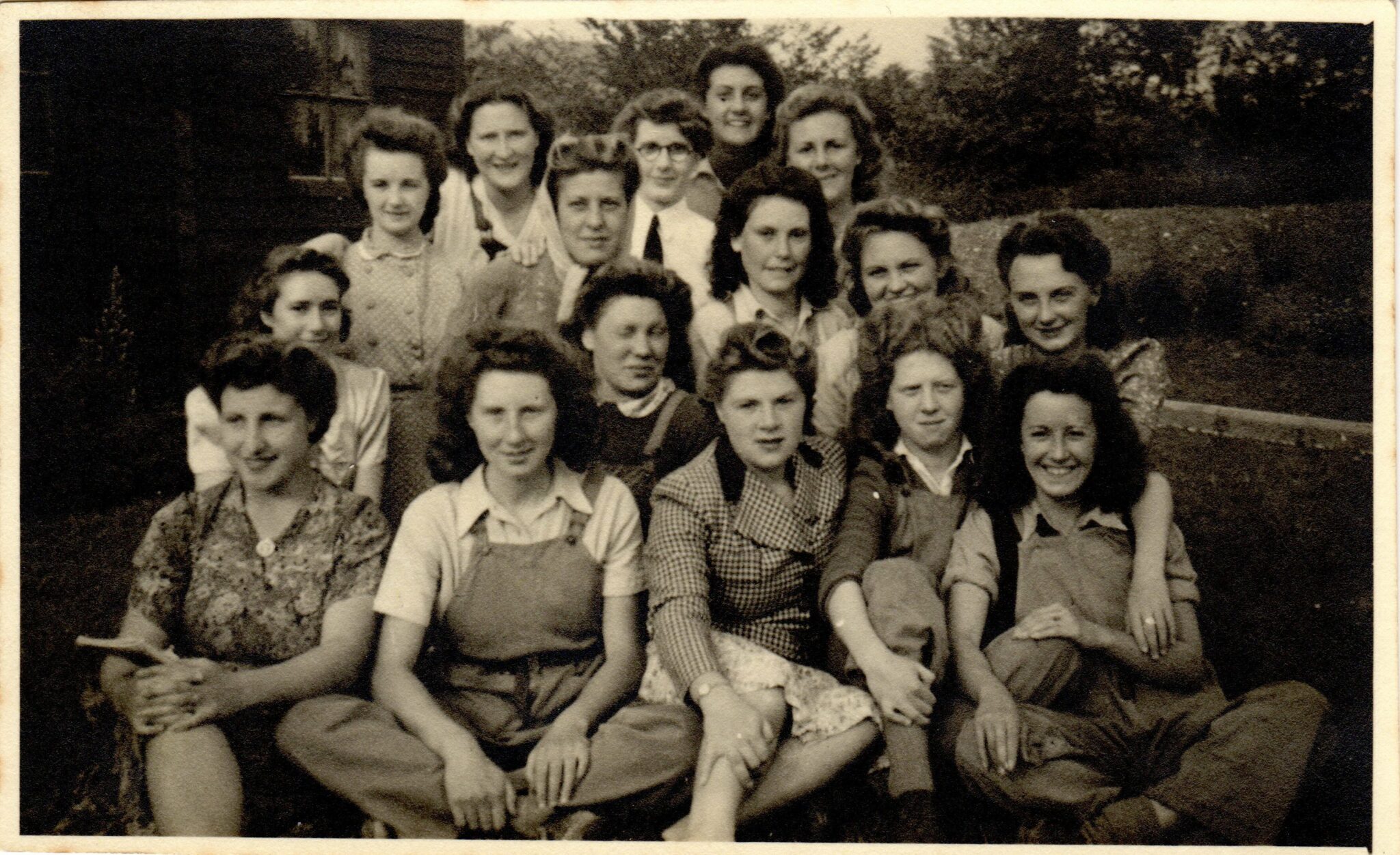 WW2 Photos: Land Girls in Beaminster - Women's Land Army